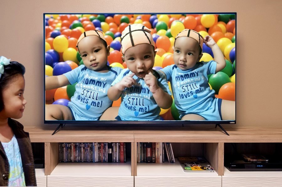 Pros and Cons of Letting Children Watch TV